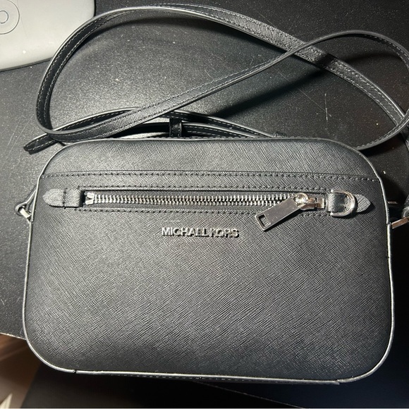 MICHAEL Michael Kors | Bags | One Time Used Crossbody Michael Kors Bag ...